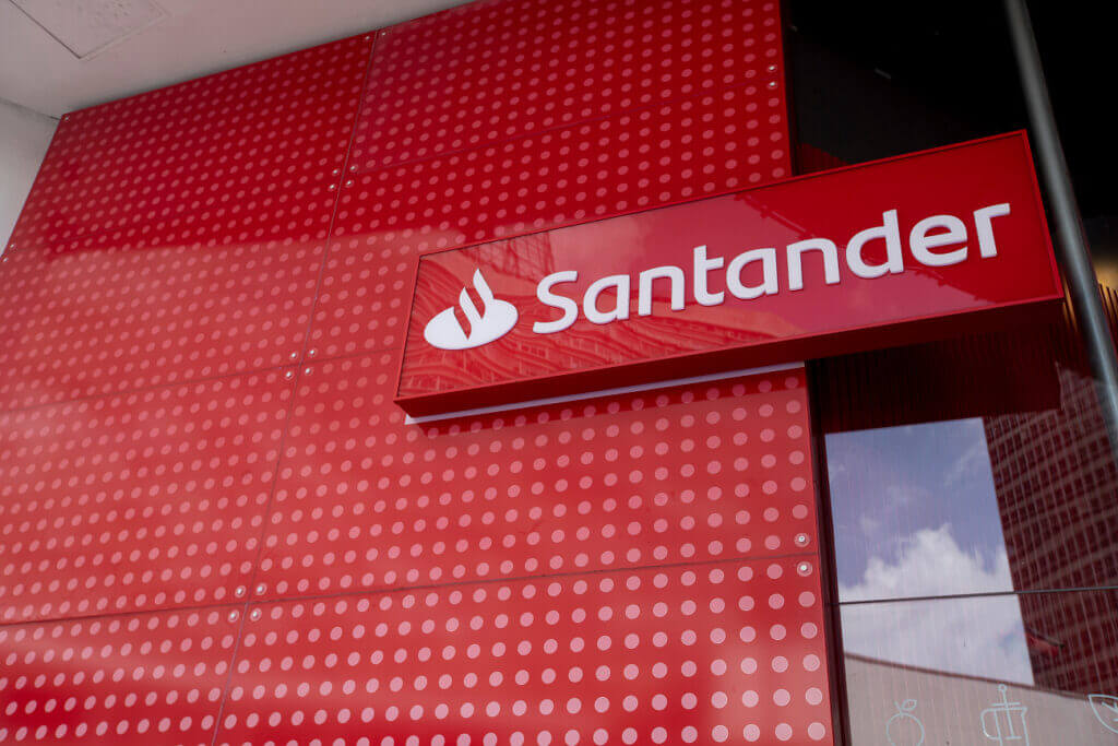 Banco Santander lidera la transformación digital del core bancario a ...